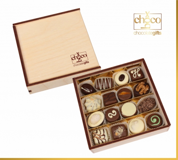 Drewniane Bombonierki z Pralinkami | Czekoladki w Drewnianych ...